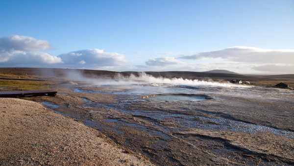 Hveravellir Hot Springs: 2026 Guide + Hiking Trails